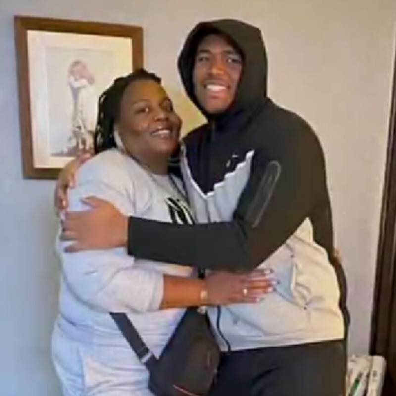 NFL First Round Draft Pick’s Mother Tragically Died Just Hours After ...