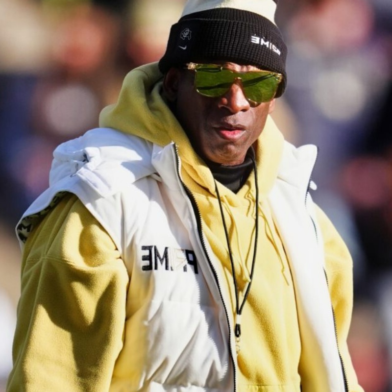 Everyone Is Praying For Deion Sanders - News