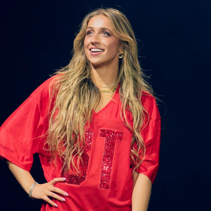 VIDEO: Tate McRae Shares An Up-Close Look At Her Intense Workout ...