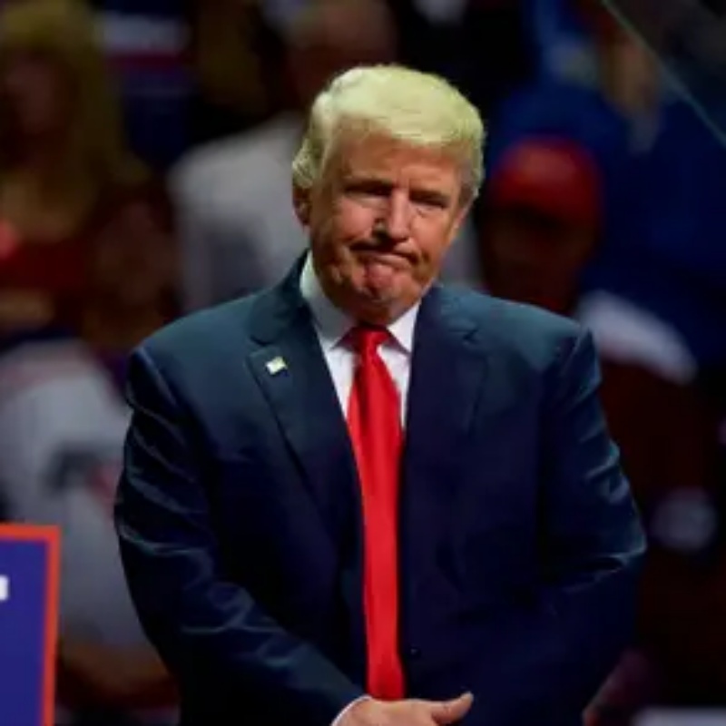 Everyone Is Praying For Pre$ident Donald Trᴜmp - News