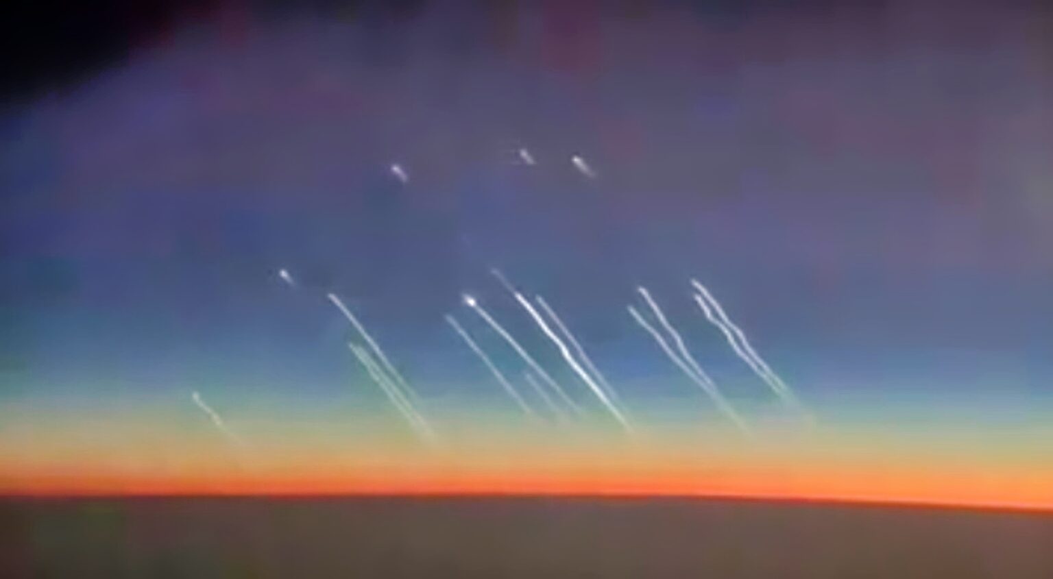 METEOR SHOWER? Incredible Video From Commercial Aircraft Shows !RAN ...