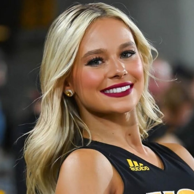PHOTOS: Dallas Cowboys Rookie Cheerleader Is Causing A Major Stir With ...