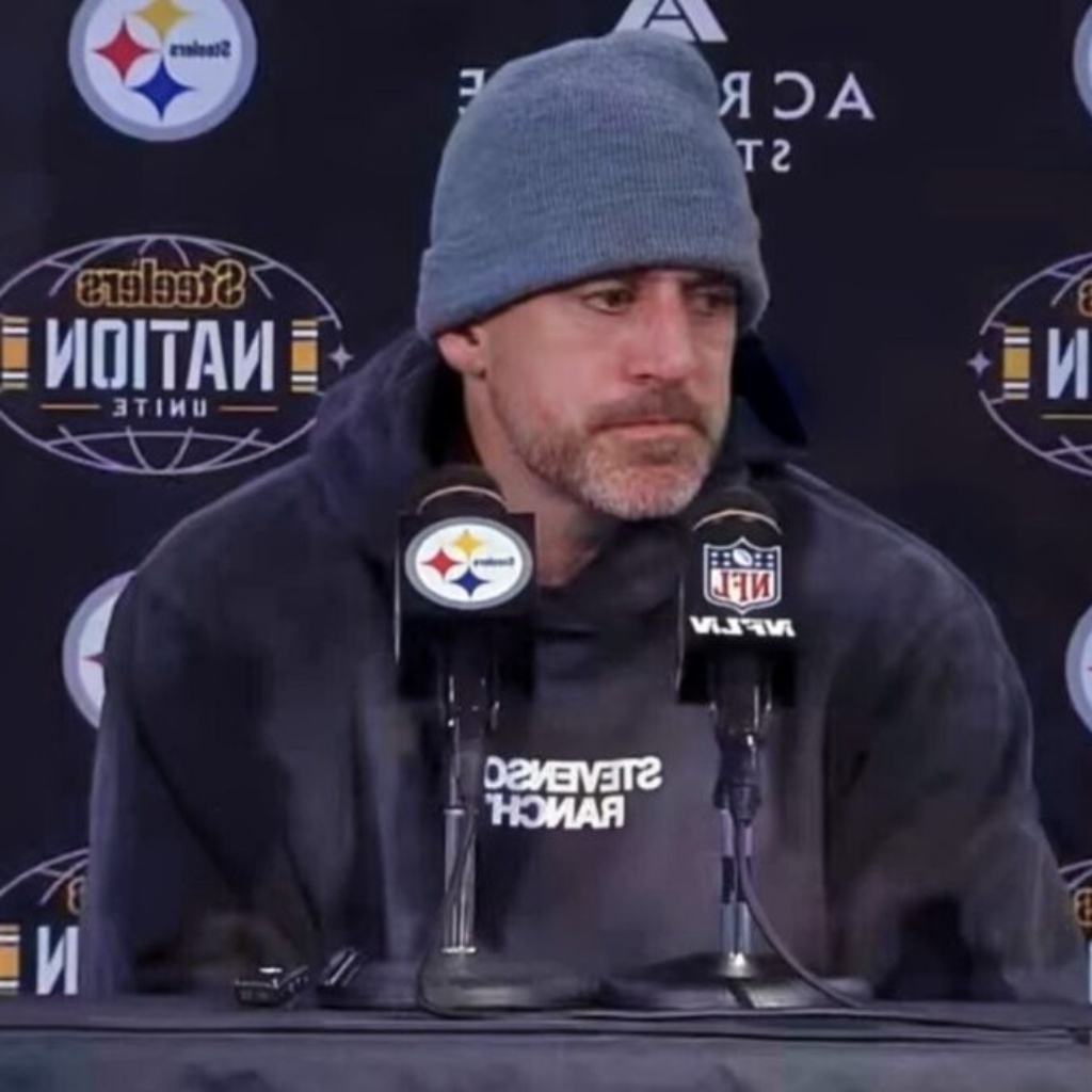 Aaron Rodgers Snapped At Reporter With F-Bomb Message & Stormed Out Of ...