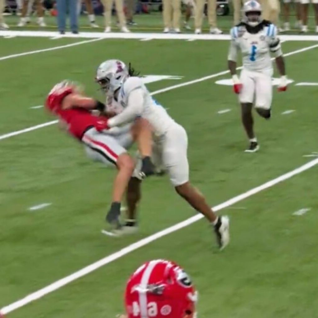 Georgia QB Gunner Stockton Got “WRECKED” By One Of The Hardest Hits You ...